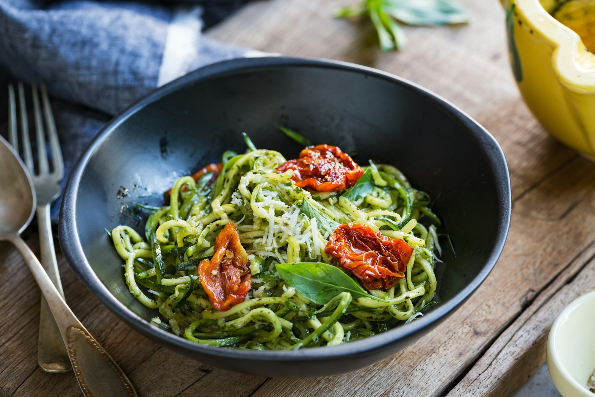 Pesto Zoodles - GENMAG