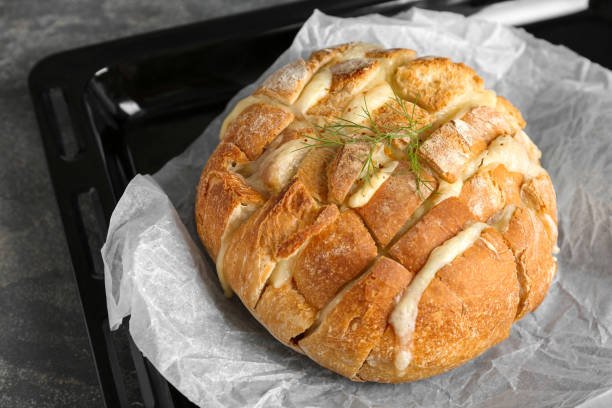 FRESHLY BAKED BREAD WITH TOFU CHEESE - GENMAG